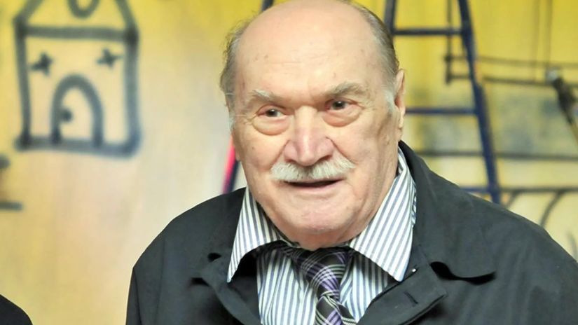 ჩიბუხი კაბინეტზე